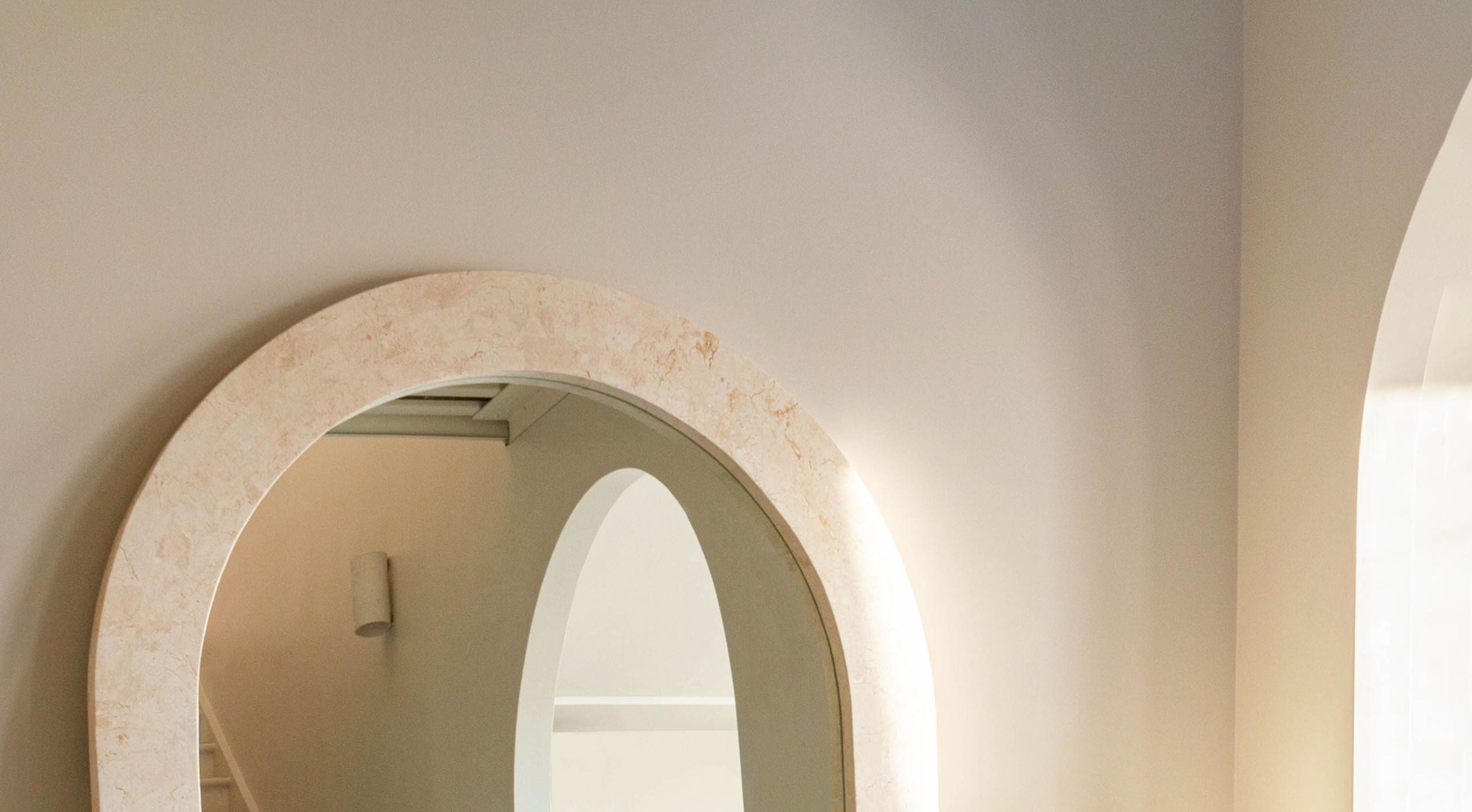 Reflections - The Magic of Mirrors | En Gold Styling Journal