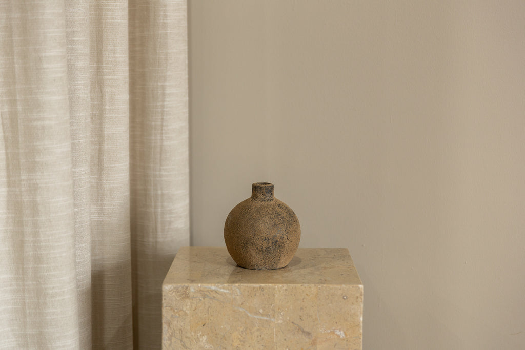Jitana - Apple Vase: Rustic Umber