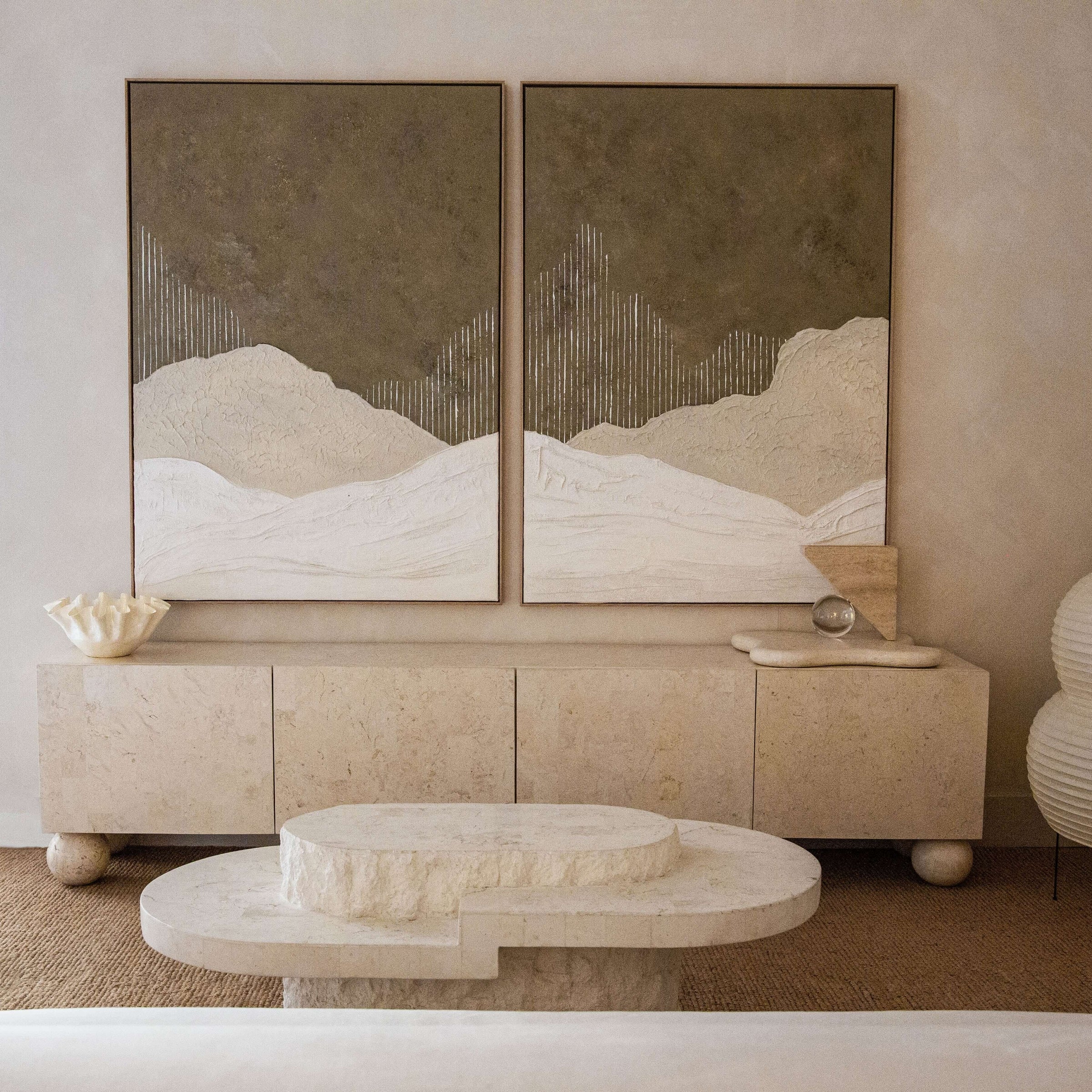 Miro Entertainment Unit, Large, Natural White Fossil Stone - En Gold